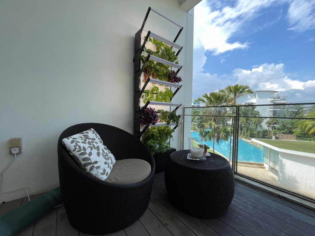 Grobrix for Home vertical farm helps you live sustainably, eat well ...