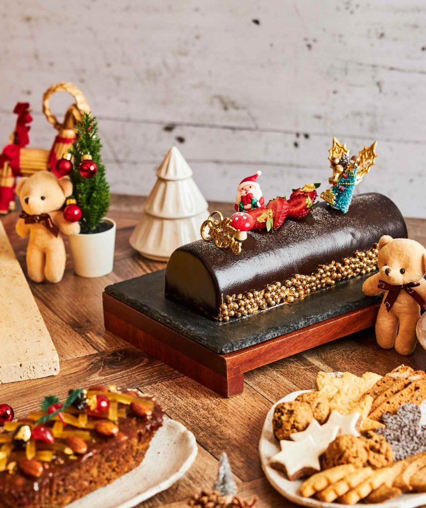 It’s a feast! Celebrate Christmas with delicious festive buffet and ...