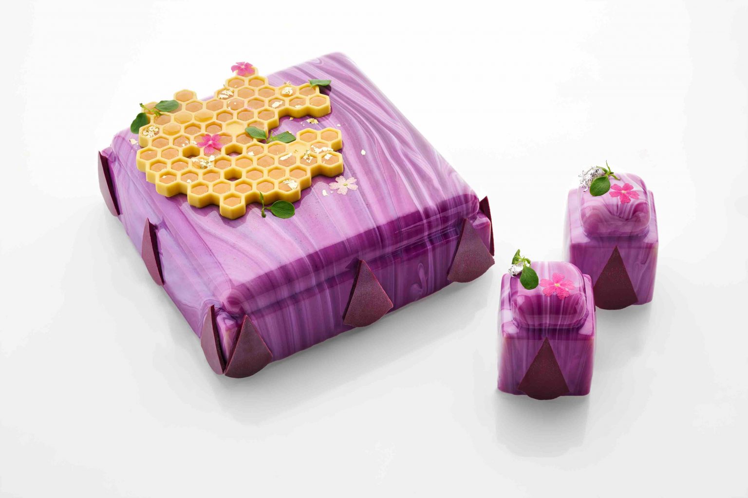 Ginger.Lily's Artistry in Bloom nature-inspired cakes are almost too ...