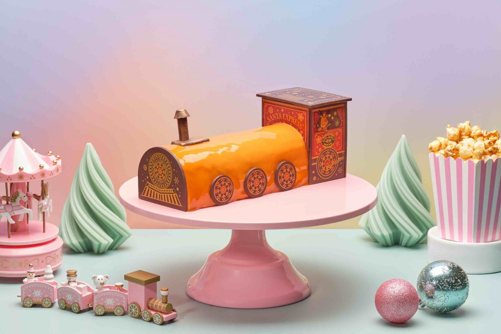 Best artisanal Christmas cakes to indulge in this holiday season 2023 ...