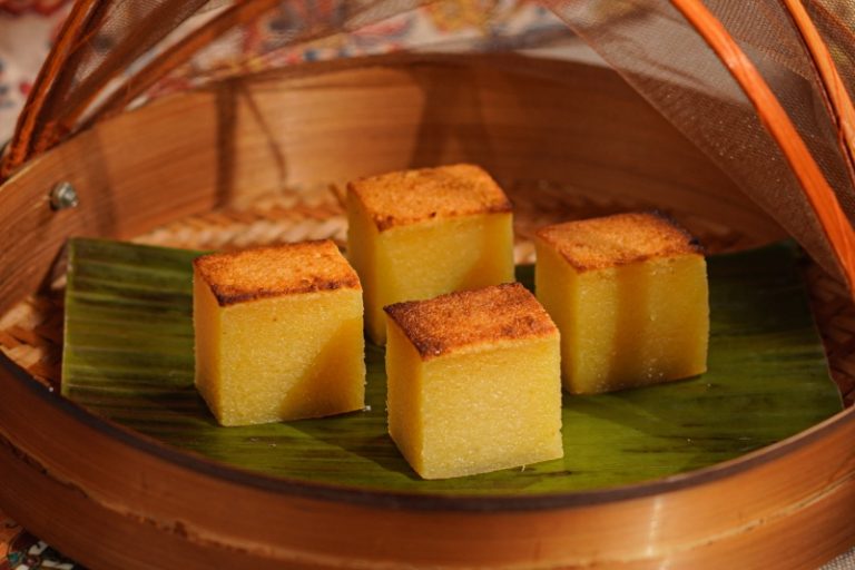 Know your grandfather's kuehs with Rempapa's assorted platters - SG ...