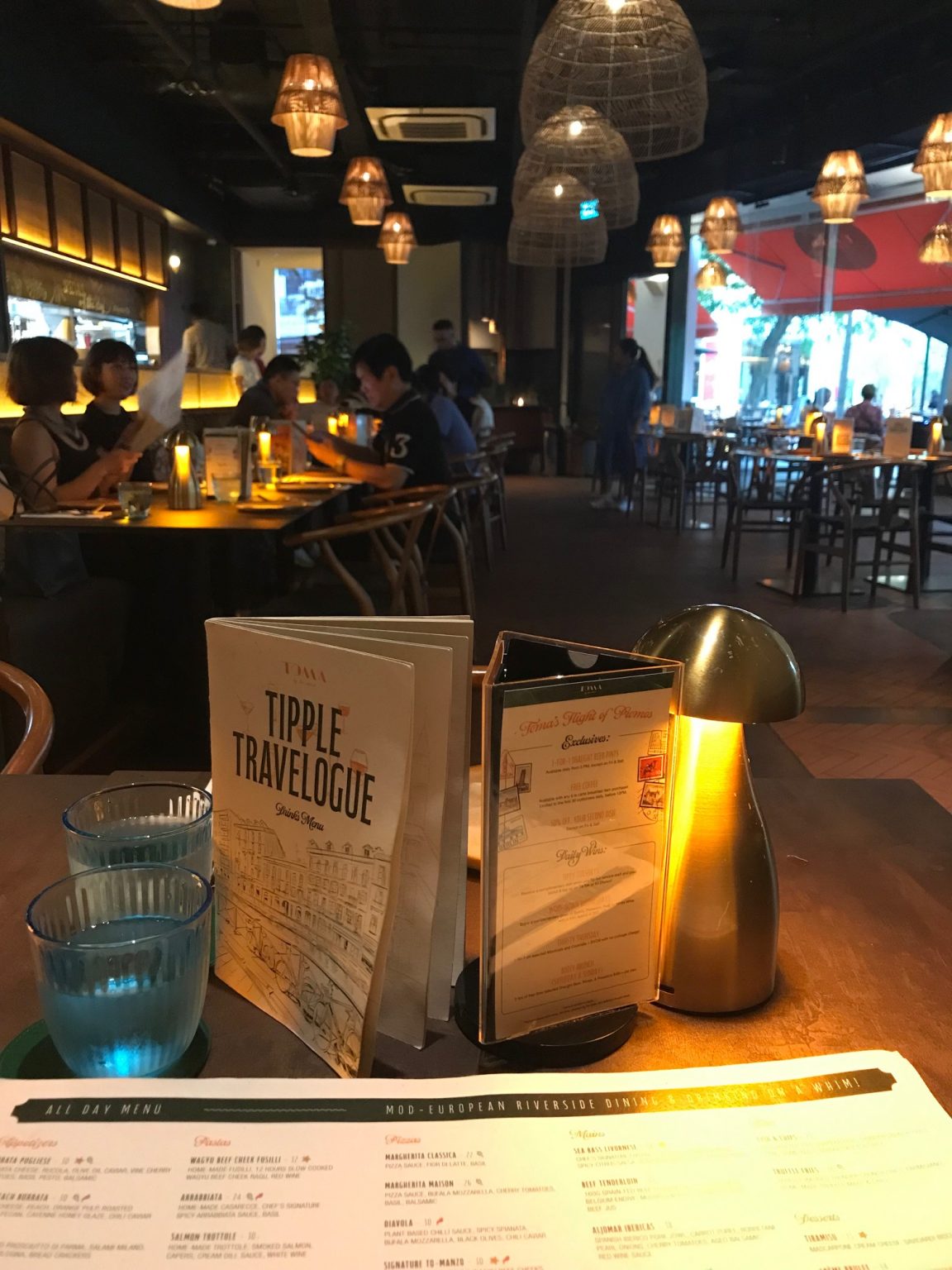 I had dinner with strangers using Timeleft app. It might be the cure ...